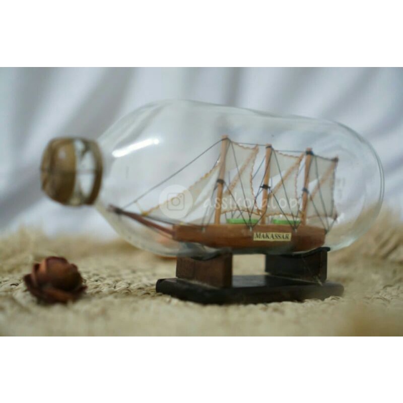 Jual MINIATUR KAPAL PINISI DALAM BOTOL/SOUVENIR ESTETIK/SOUVENIR RUMAH ...