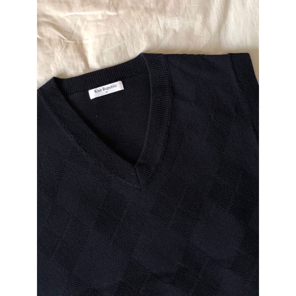 Jual Knit Republic Kai Men Knit Vest - Rompi rajut pria - Knit vest ...