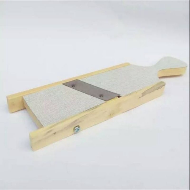 Jual Parutan keripik singkong pisang ubi bahan kayu / parutan kayu ...