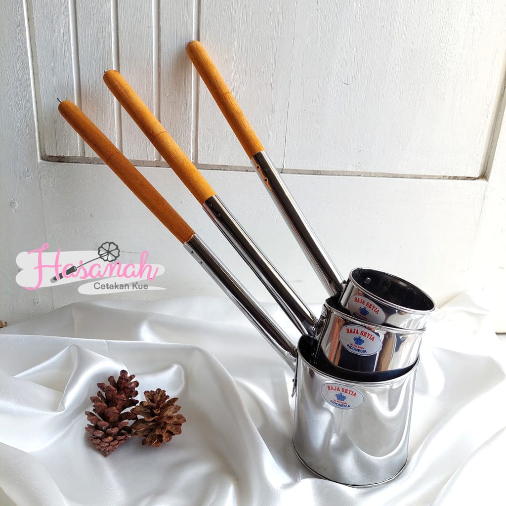 Jual Gayung Air Stainless Panjang Gagang Kayu / Gayung Tradisional ...