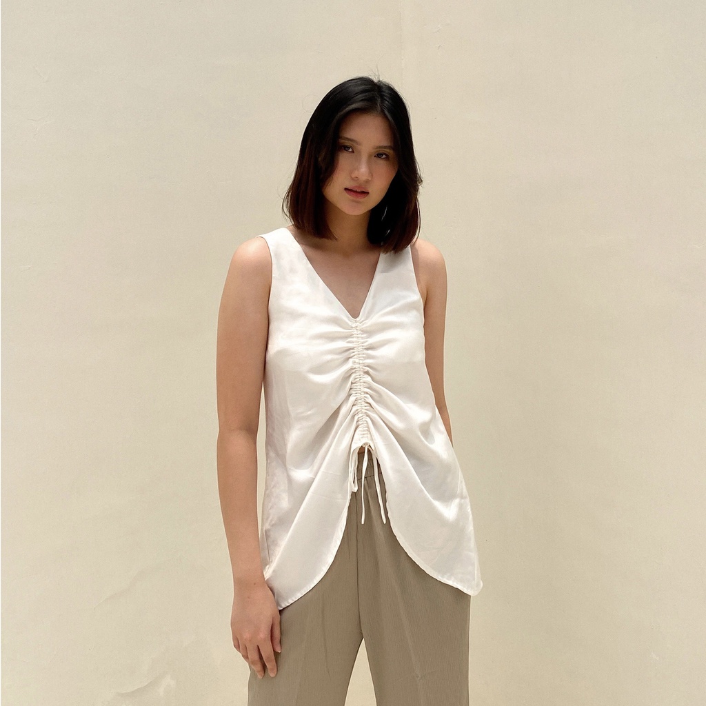 Jual Dear Daphne - Leah Top | Shopee Indonesia