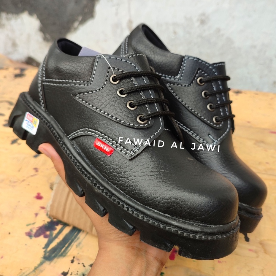 Jual Sepatu Safety Kitchen Dapur Kantor Ob Pkl Sekolah Proyek Kantor ...