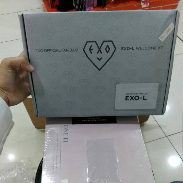 Jual EXO L WELCOME KIT FULLSET SEALED | Shopee Indonesia
