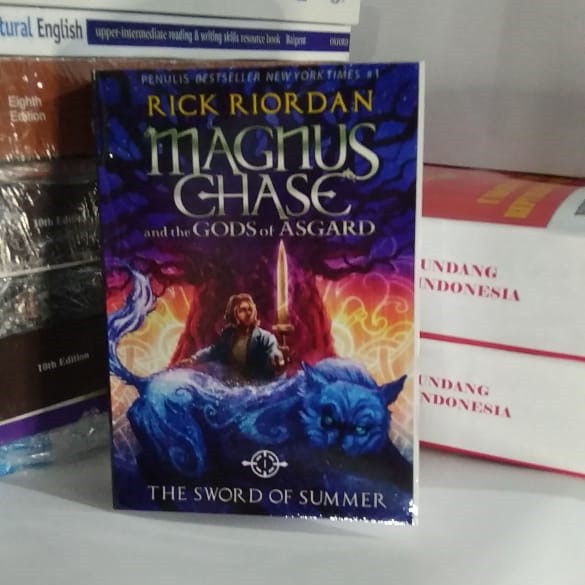Jual Magnus Chase - The Sword of Summer (Terjemahan) | Shopee Indonesia