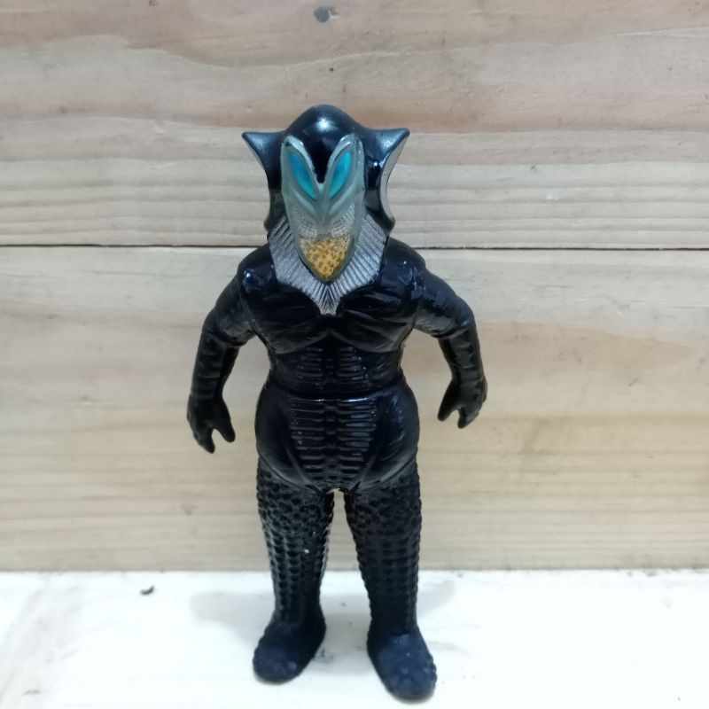 Jual figure alien mefilas figure alien mephilas figure ultra monster ...