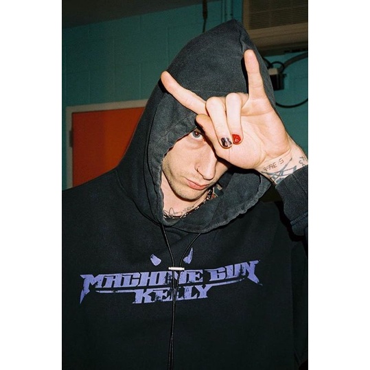 Jual POSTER DINDING MACHINE GUN KELLY (MGK) BISA CUSTOM | Shopee Indonesia