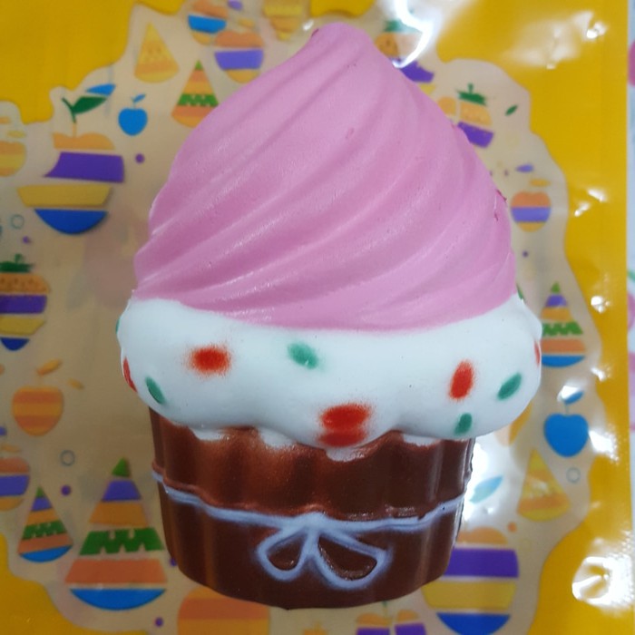 Jual Squishy Murah Sweet Cupcake Strawberry Cream | Shopee Indonesia