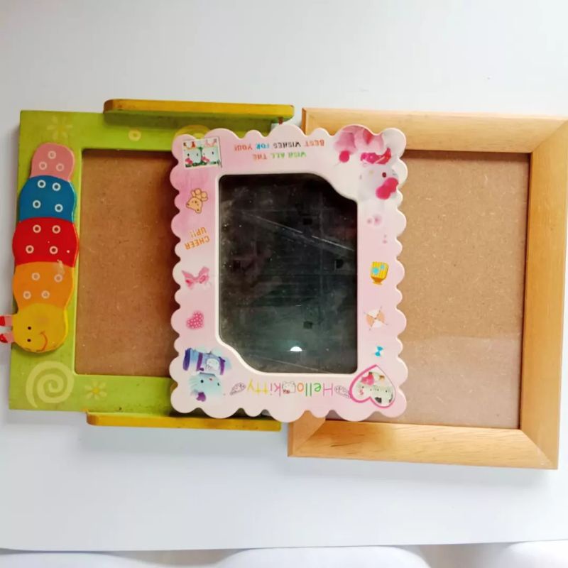 Jual Set Pigura Kayu Preloved Bekas Second | Bingkai Foto Plastik Motif ...