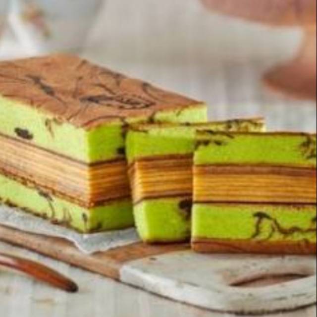 Jual Spiku /spikoe livana lapis legit / kue lapis surabaya free packing ...