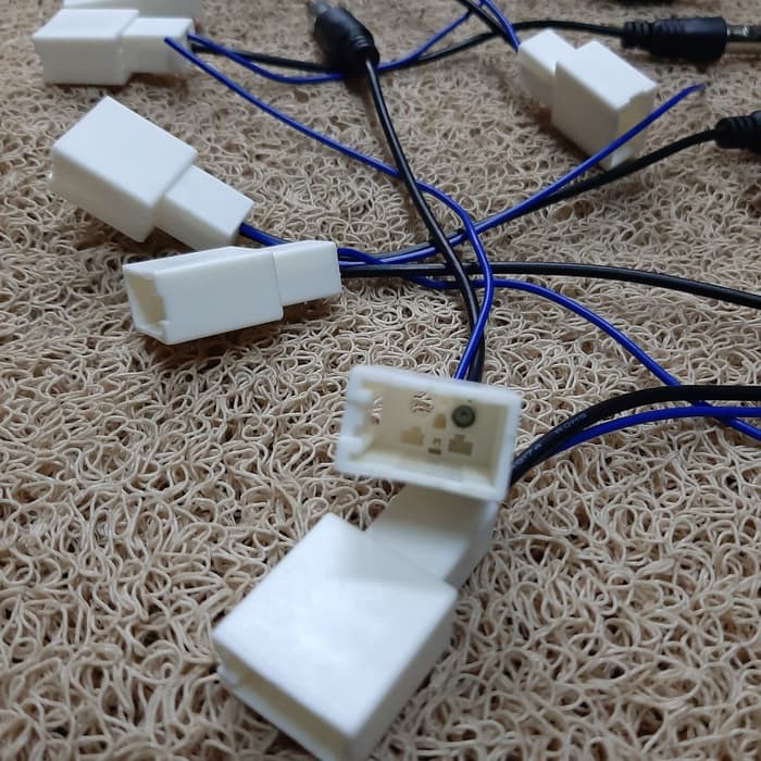 Jual Soket PNP Antena Radio Toyota Innova - Soket PNP Antena Radio ...