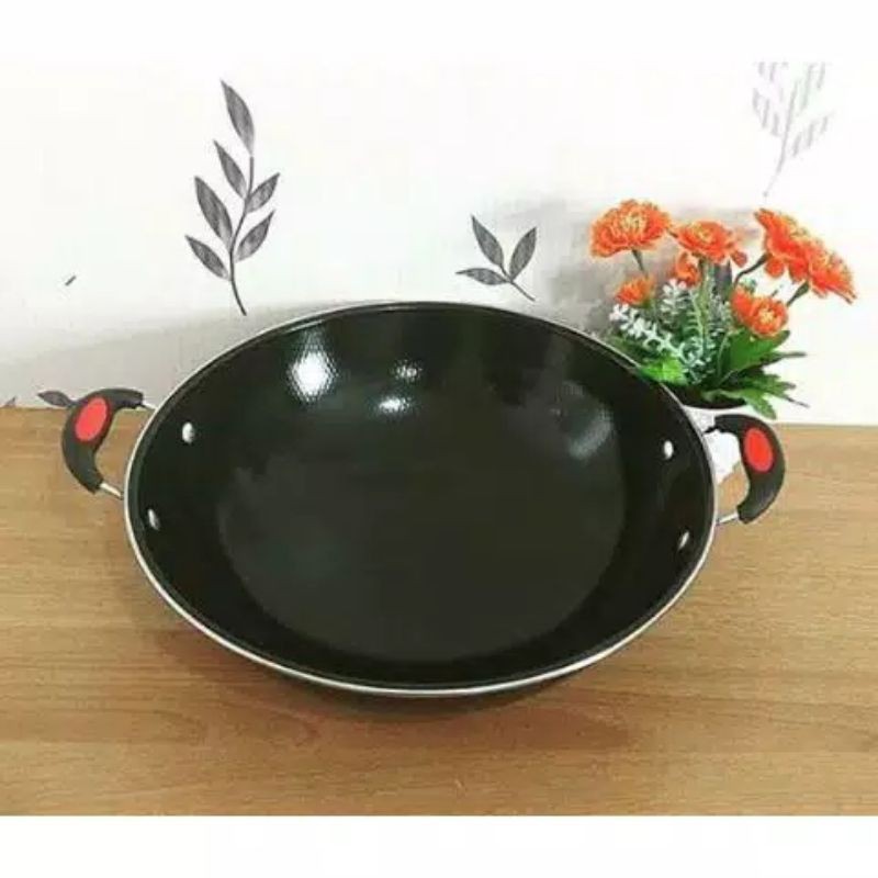 Jual WAJAN ENAMEL/WAJAN ANTI LENGKET 34cm/32cm | Shopee Indonesia