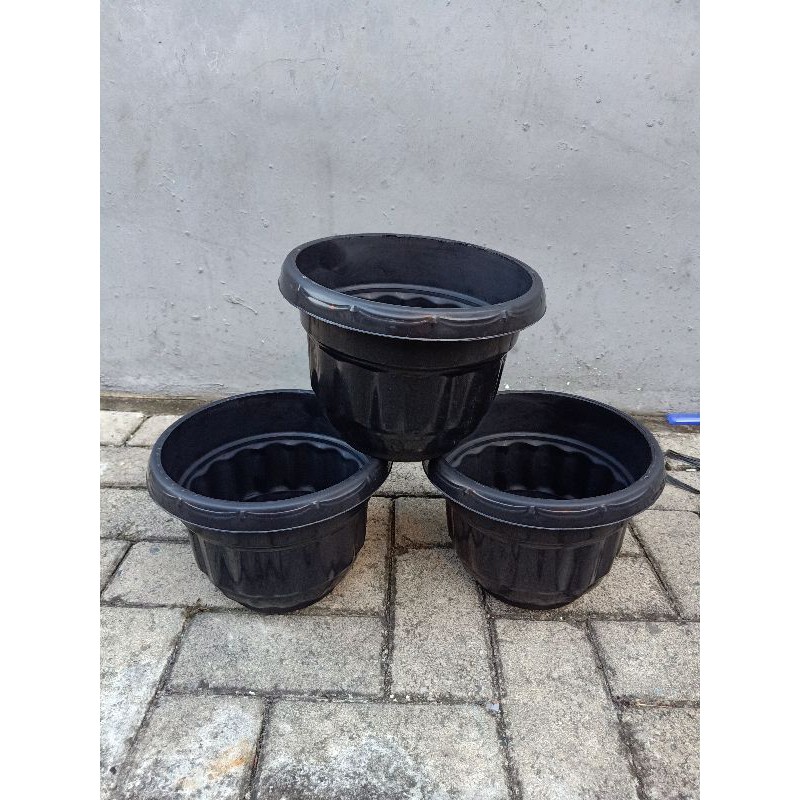 Jual Pot Bunga Bulat Phylia 543 Hitam Diameter 25cm | Shopee Indonesia