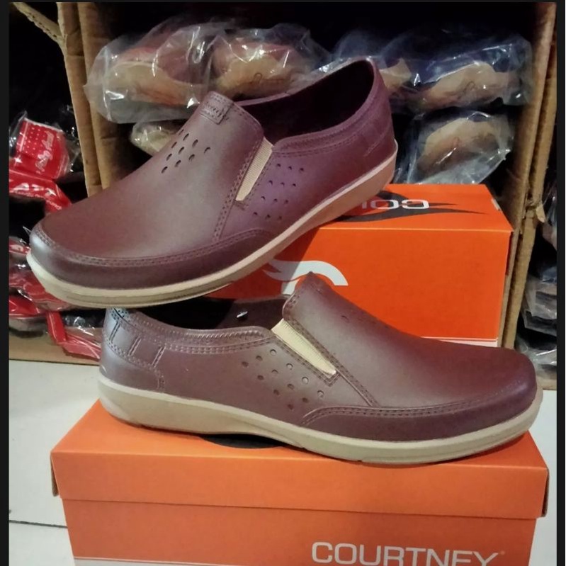 Jual sepatu karet pria terbuat dari pabrik att. bahan katet pul ...