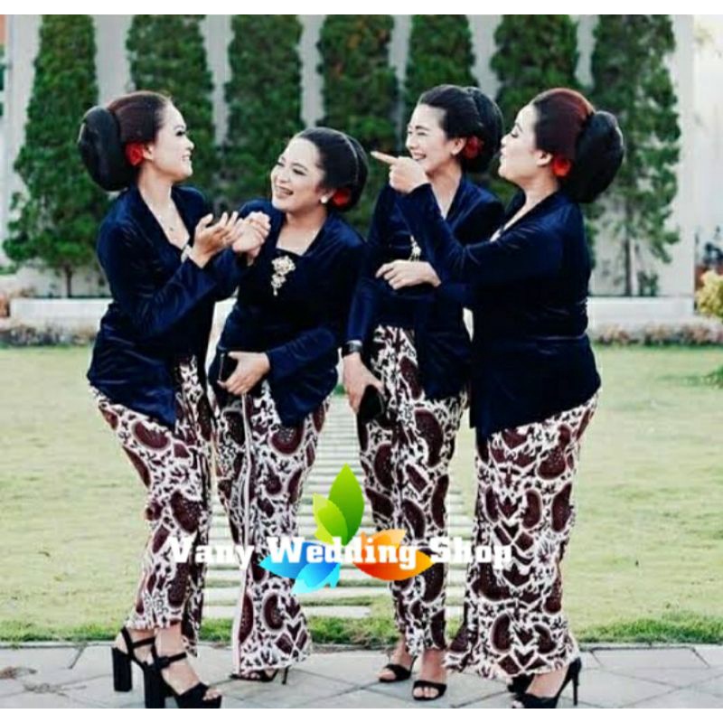 Jual Full Set Kebaya Pagar Ayu (Kebaya + Jarik) | Shopee Indonesia