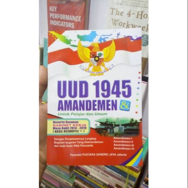Jual Buku UUD RI Tahun 1945 & Amandemen I-IV By MK.Abdullah | Shopee Indonesia