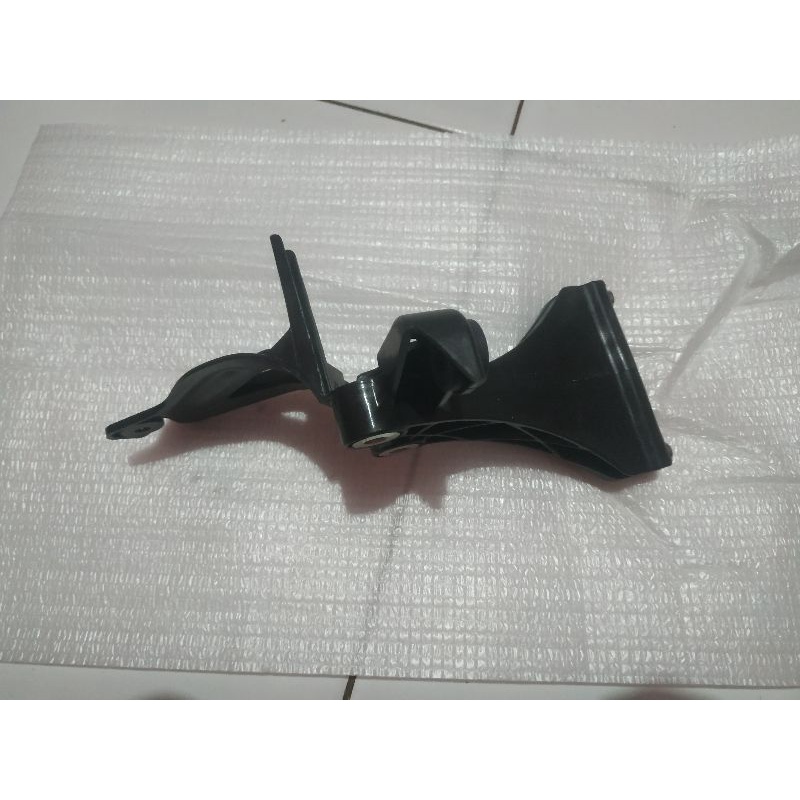 Jual Stay comp front cover dudukan panel tameng depan honda scoopy esp ...