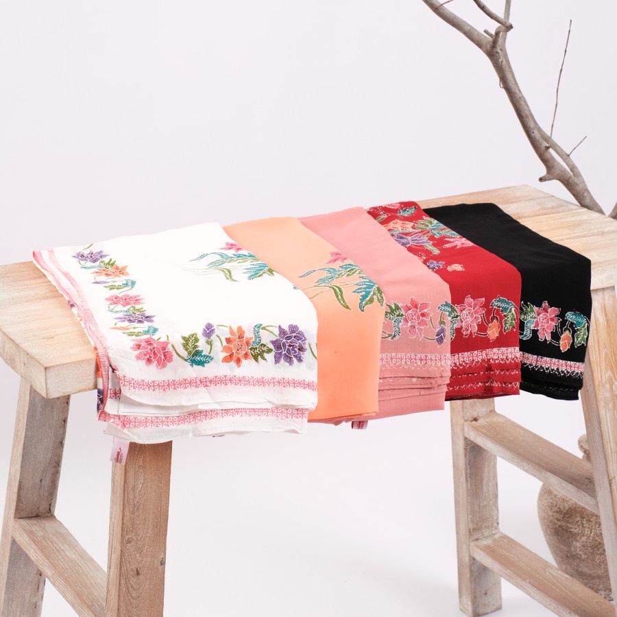 Jual Kain Sarung Batik Encim Pekalongan Meradelima Katun Paris 01 ...