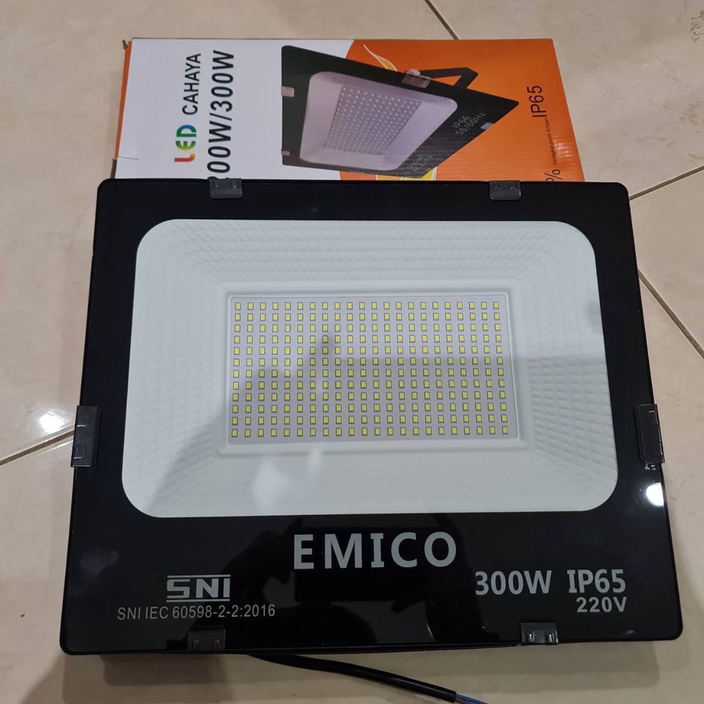 Jual Lampu Sorot 300W PUTIH Emico/Lampu Tembak LED 300 Watt IP65 EMICO | Shopee Indonesia