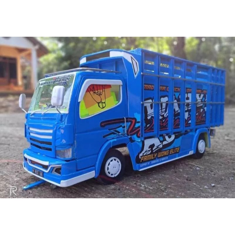 Jual miniatur truk oleng kayu wahyu abadi bisa belok oleng | Shopee ...
