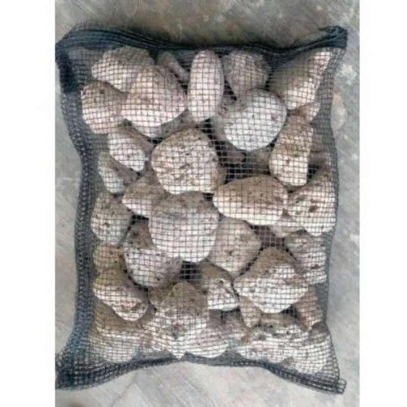 Jual Batu Apung Pumice Stone Media Filter Kolam 3 Kg + Waring | Shopee ...