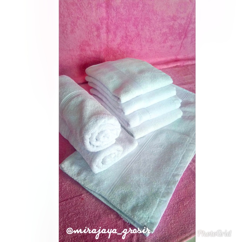 Jual Handuk Mandi Putih Tanggung Polos Tebal Meresap Air Size 50x100cm ...