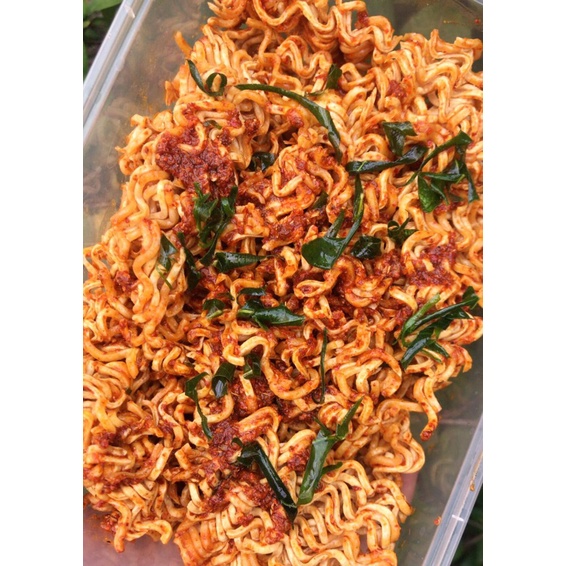 Jual MAKANAN RINGAN MIE KERITING GARING PEDAS GURIH 250 GRAM | Shopee ...