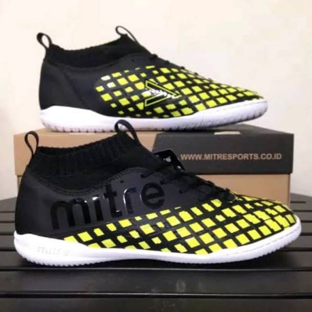 Jual SEPATU FUTSAL MITRE INVADER IN BLACK | Shopee Indonesia