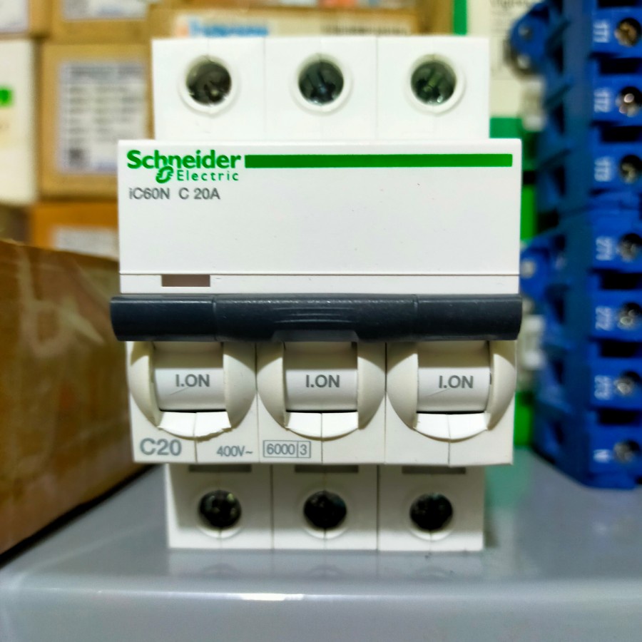 Jual mcb schneider ic60n 3p 20a 6kA | Shopee Indonesia