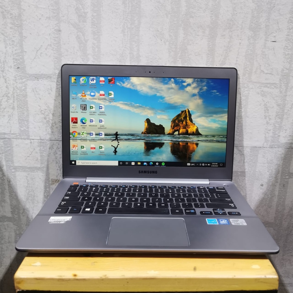 Jual Laptop Samsung Ultrabook 53U4E, Intel Core i5-3337U, Ram 4Gb, SSD ...
