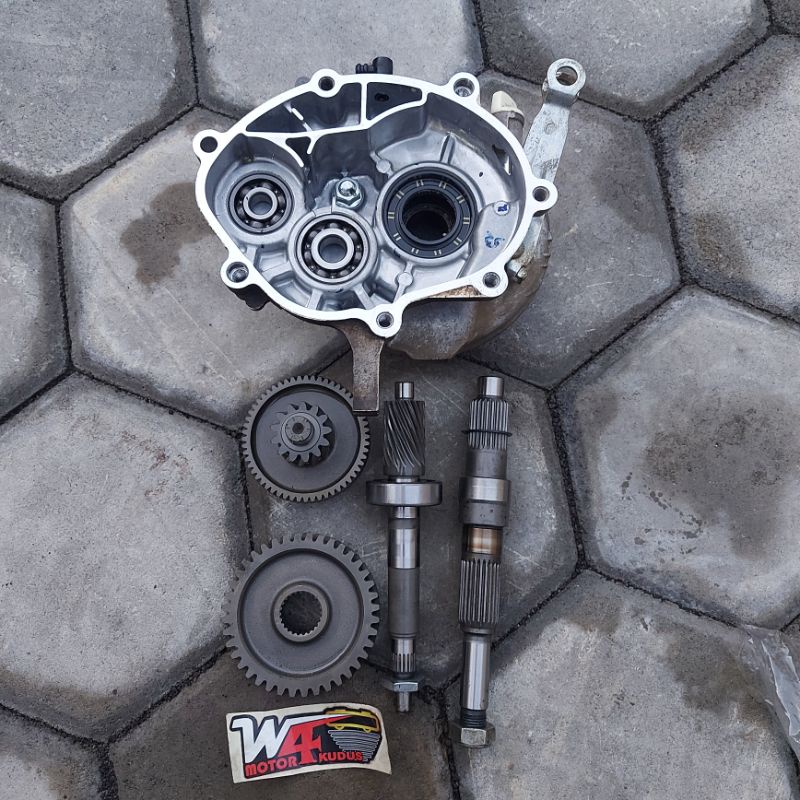 Jual CRANKCASE BLOK RUMAH HOUSE RASIO GEARBOX GEAR BOX GIGI GARDAN ...