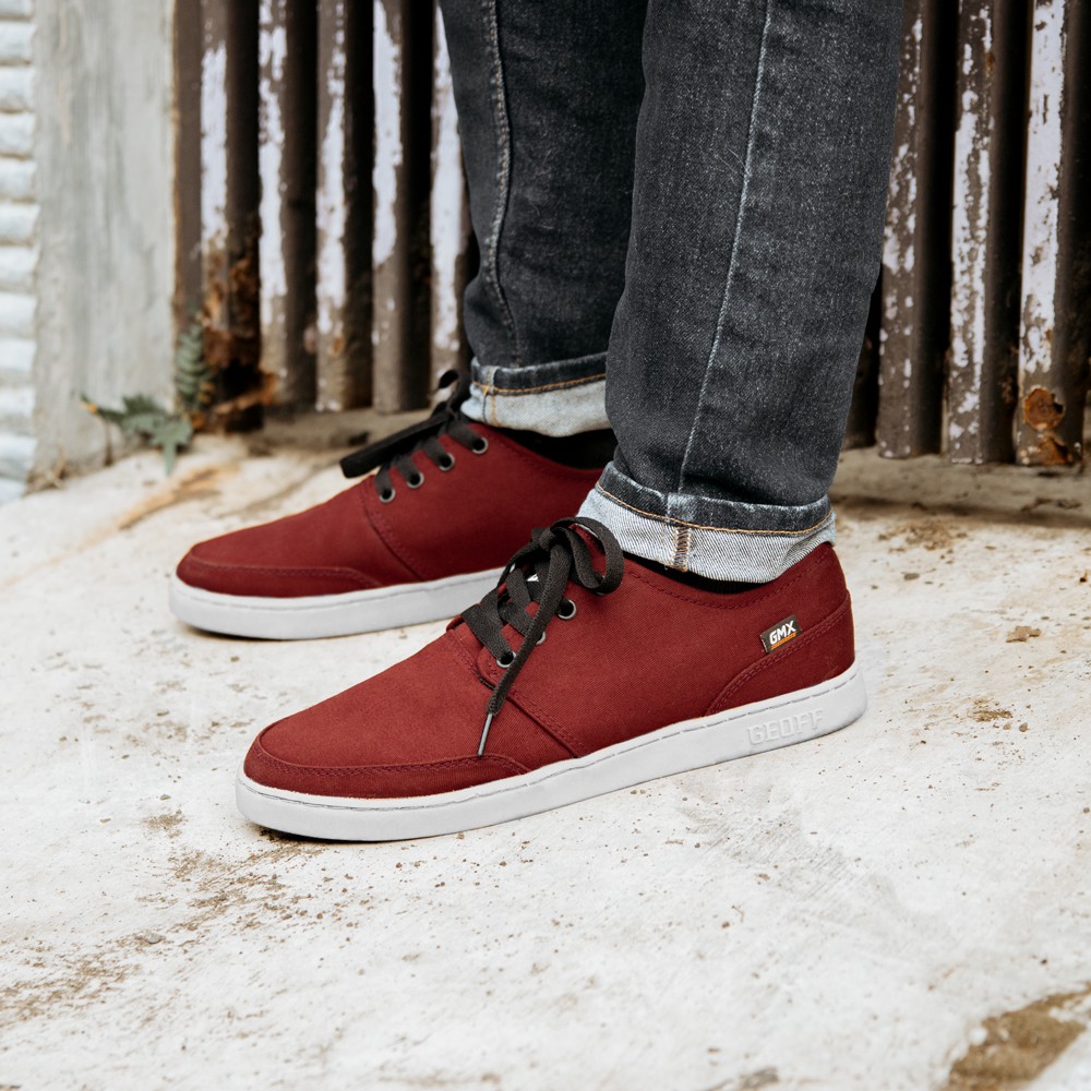 Jual Sepatu Sneakers Pria Geoff Max Authentic Maroon | Shopee Indonesia
