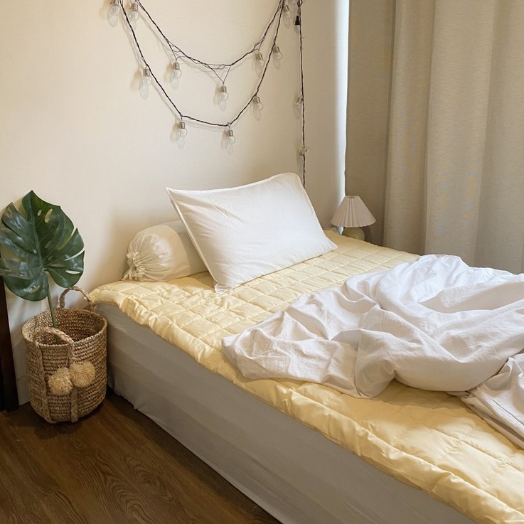 Jual PLAIN SOFT COTTON KOREAN BED PUFFER (SQUARE) - Sprei Empuk Topper ...