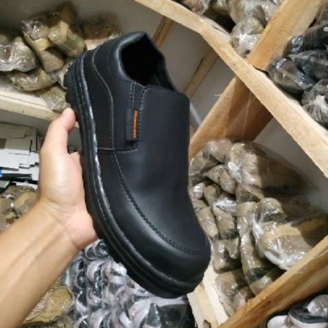 Jual Sepatu Safety Boot Original Septi Pria Ujung Besi Sefty Shoes ...