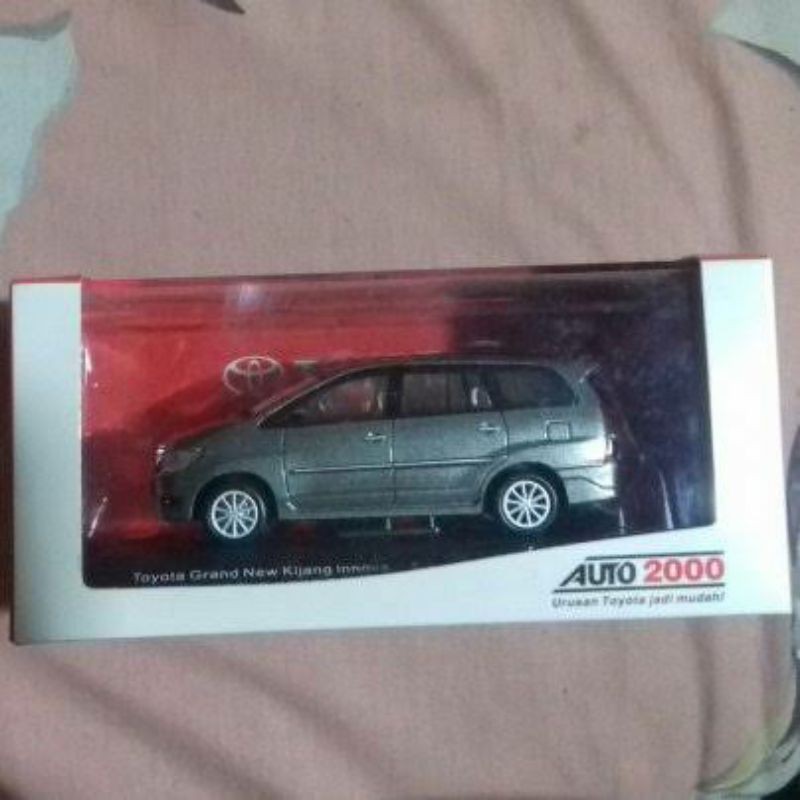 Jual Diecast miniatur mobil toyota kijang innova original auto200 ...