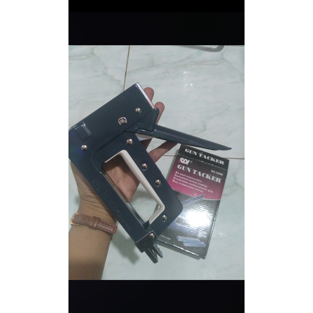 Jual GUN TACKER STAPLES STEPLES KAYU DINDING PLAFON MURAH | Shopee ...