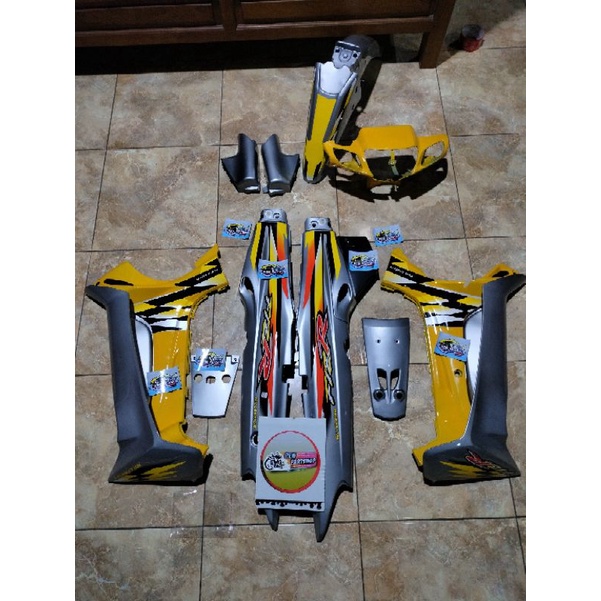 Jual TERMURAH!!! Cover Body Fiz R F1z R Fiz r Millenium Silver Kuning ...