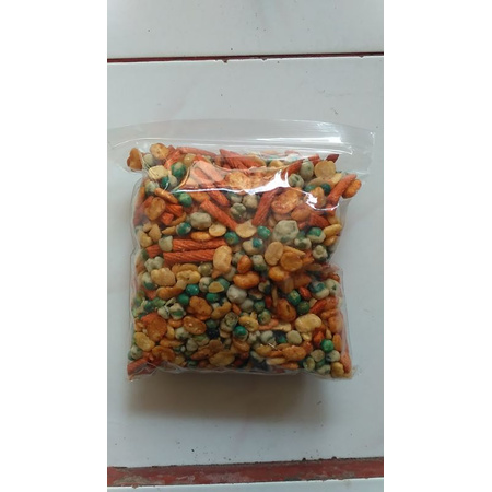Jual kacang campur / mix rasanya jadi bikin rame | Shopee Indonesia