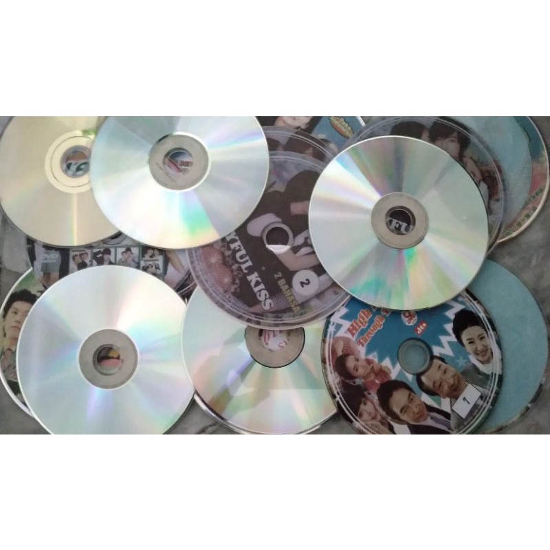 Jual Kepingan cd vcd dvd bekas/seken bisa untuk kerajinan | Shopee Indonesia