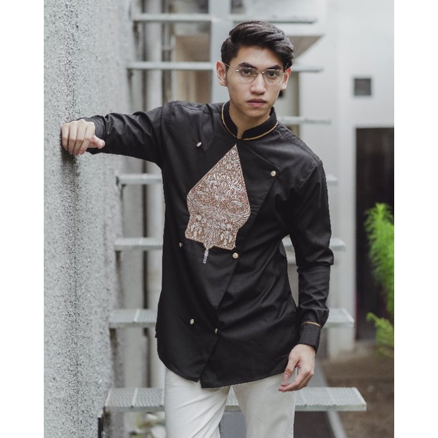 Jual Kemeja Bordir Pria NUC.ID Patih 01 (Hitam) | Shopee Indonesia