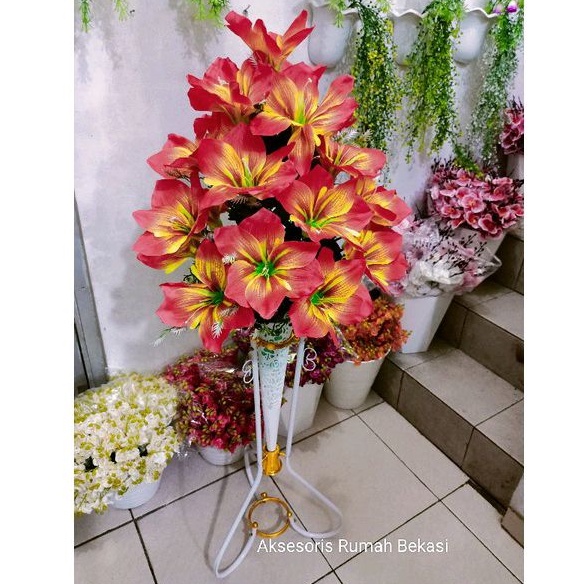Jual Rangkain bunga amarilis / Anthurium Lilly artificial dengan pot ...