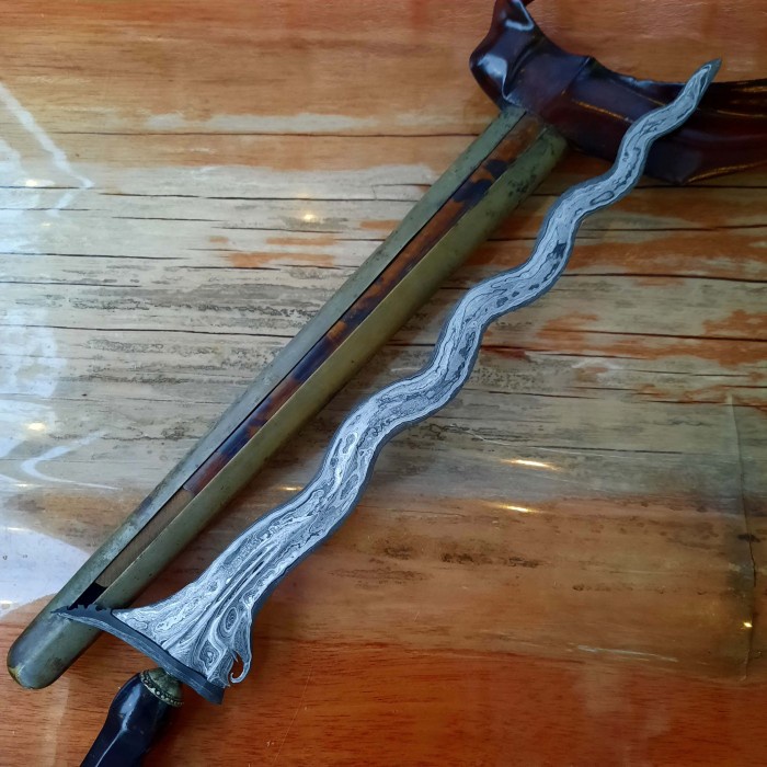 Jual Keris Kyai Sabuk Inten Luk 11 Mataram Sultan Agung Pamor Meteorit Kuno | Shopee Indonesia