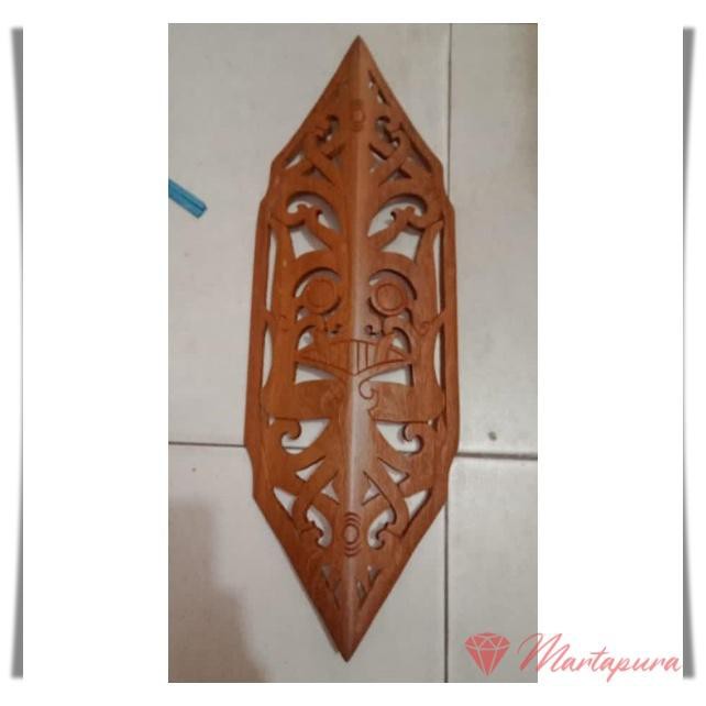 Jual HYU0001 Hiasan Tameng Kayu Motif Dayak | Shopee Indonesia