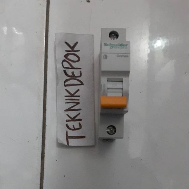 Jual sekring 16 ampere sikring mcb domae alat pemutus listrik sikring ...