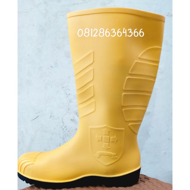 Jual Sepatu Boot Safety Strength Kuning karet | Shopee Indonesia