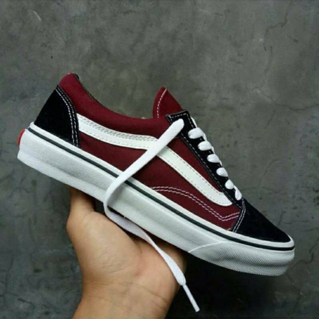 Jual SEPATU43 VANS AUTHENTIC FULL BLACK HITAM POLOS WHITE PUTIH ...