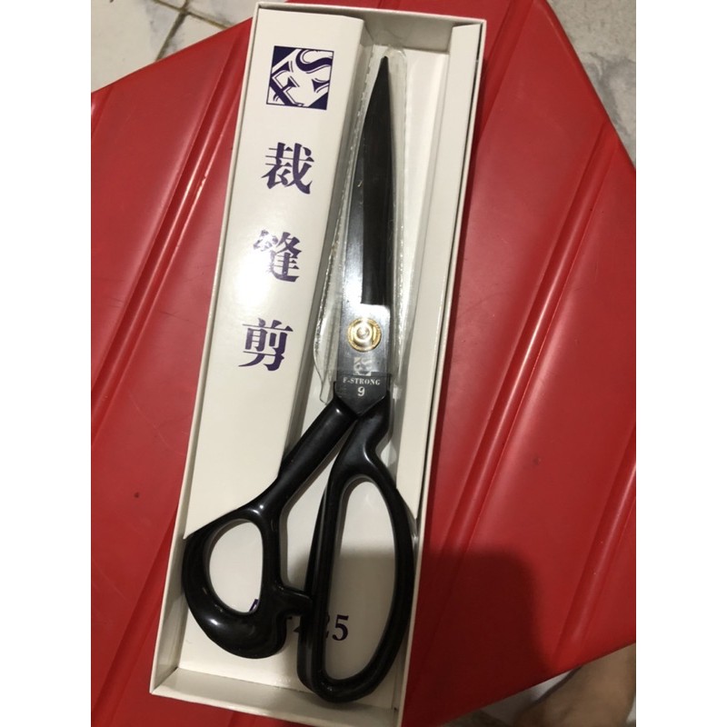 Jual Gunting kain F-Strong hitam 9” / warna dus putih | Shopee Indonesia