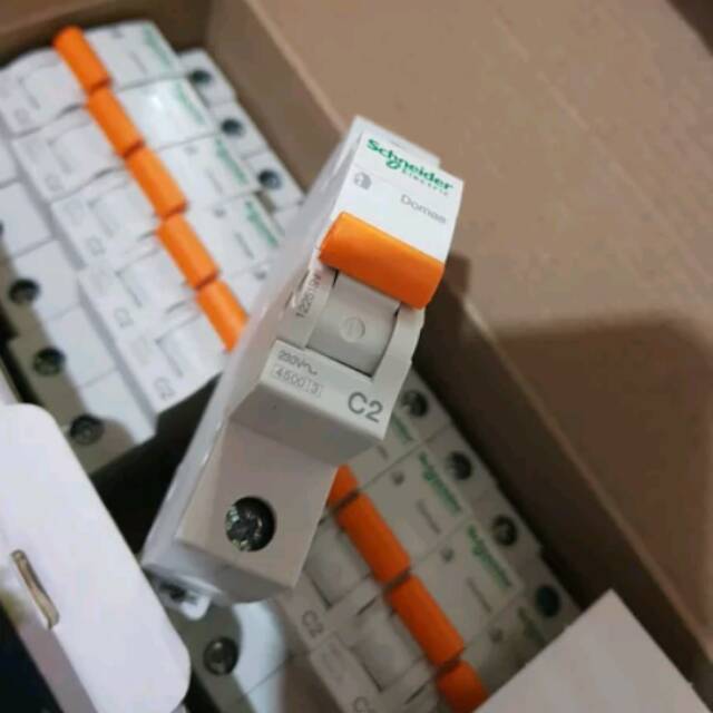 Jual MCB SCHNEIDER Domae 1 PHASE 2A 4A | Shopee Indonesia
