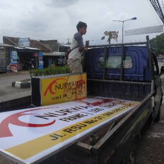 Jual Neon box akrilik neon box acrylic plang toko papan toko ukuran ...