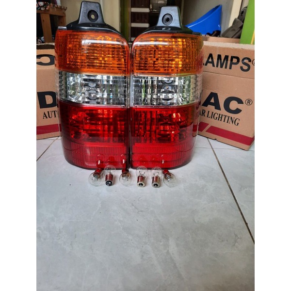 Jual Lampu stop belakang + Bolam kijang kapsul Efi lgx 2001. 2002 2003 ...