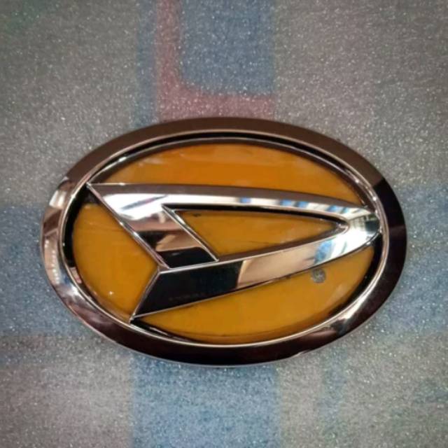 Jual Emblem logo depan Daihatsu grandmax Luxio Terios asli ukuran 12cm ...